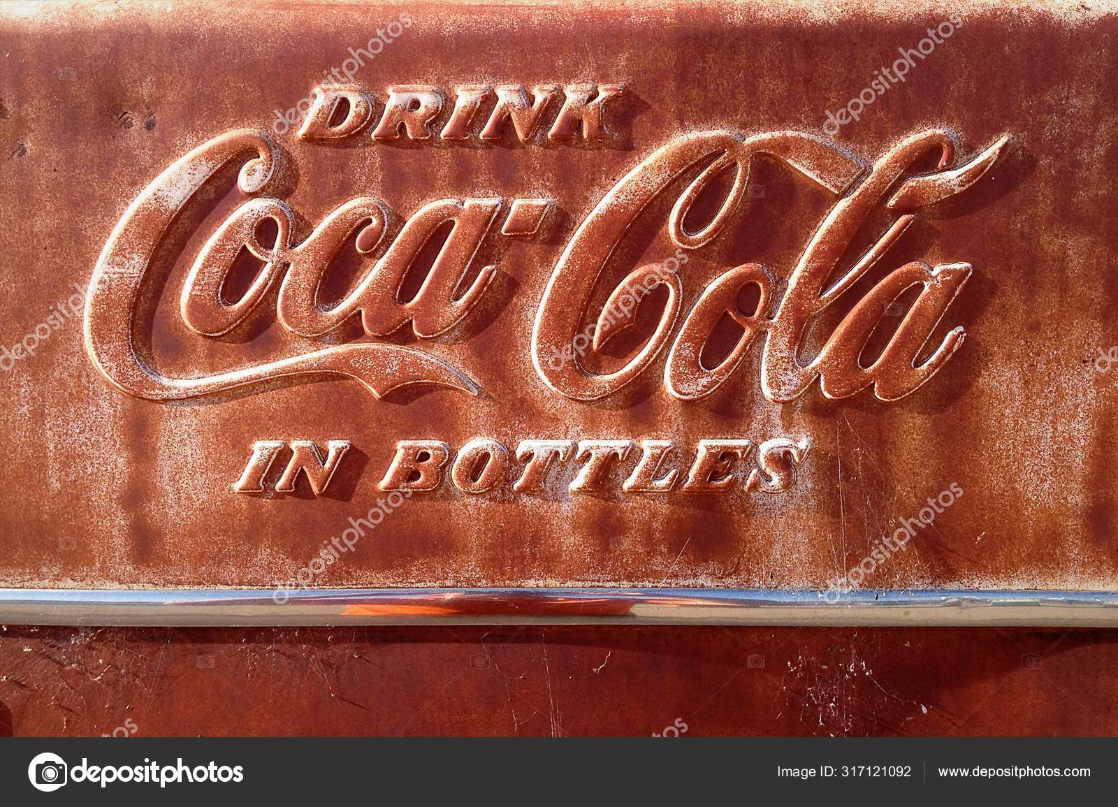 Sign of Coca-Cola painted in a rusty and old metal. — Stock Editorial ...