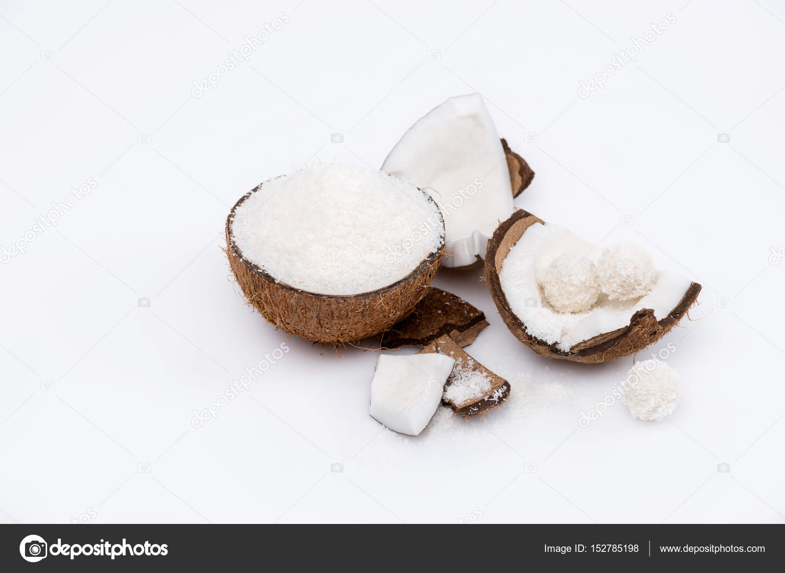 Cracked coconut with shavings — Stock Photo © alebloshka #152785198