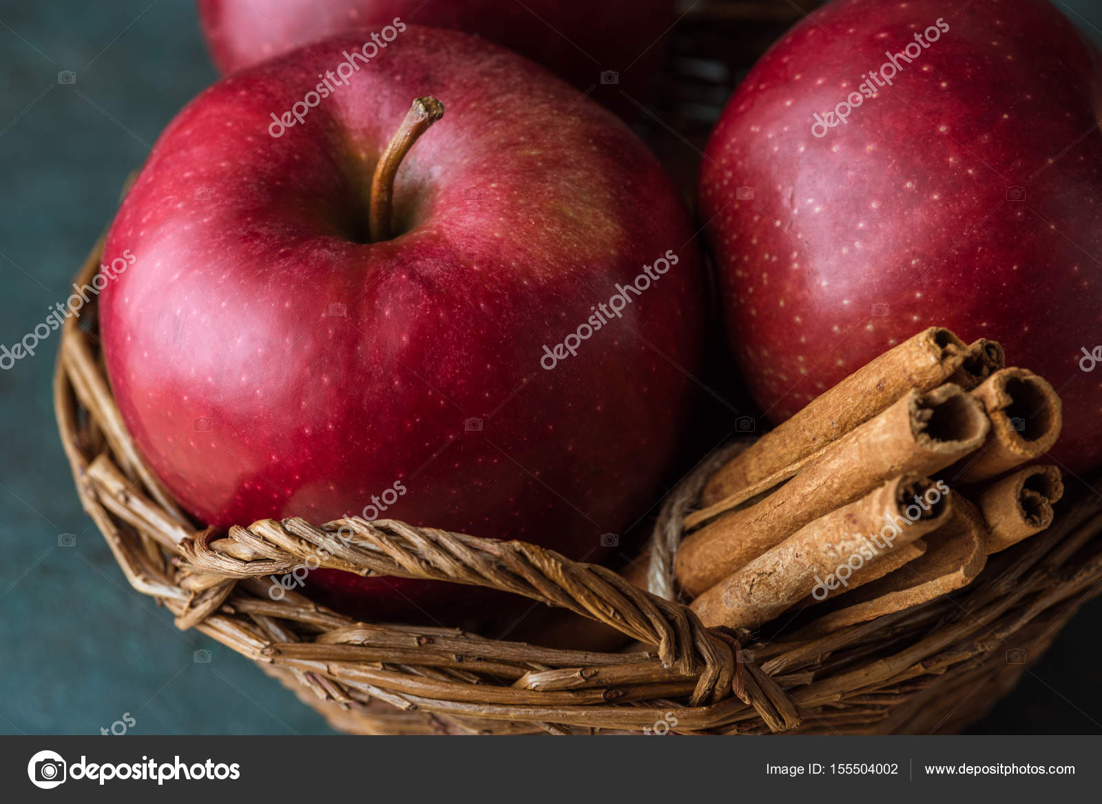 Red apples and cinnamon sticks — Stock Photo © alebloshka #155504002