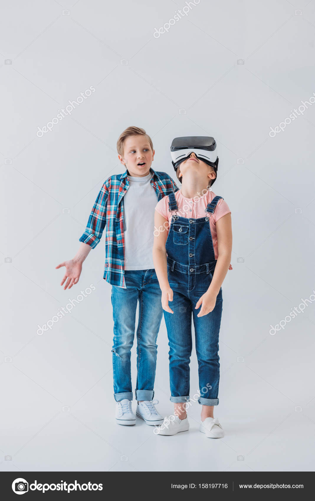 Kids using virtual reality headset — Free Stock Photo © alebloshka ...