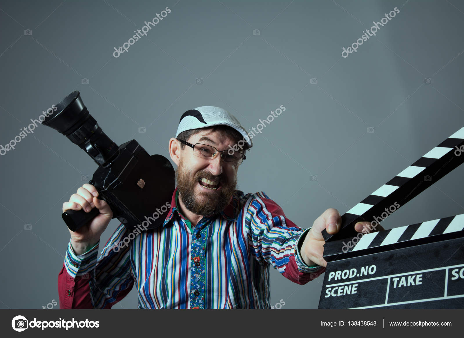 Screaming man retro movie camera and clapperboard — Stock Photo ...