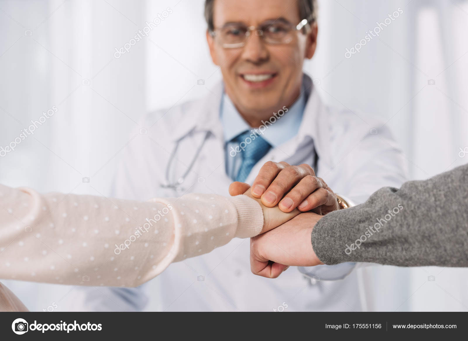Cropped Image Doctor Two Patients Holding Hands — Stock Photo ...