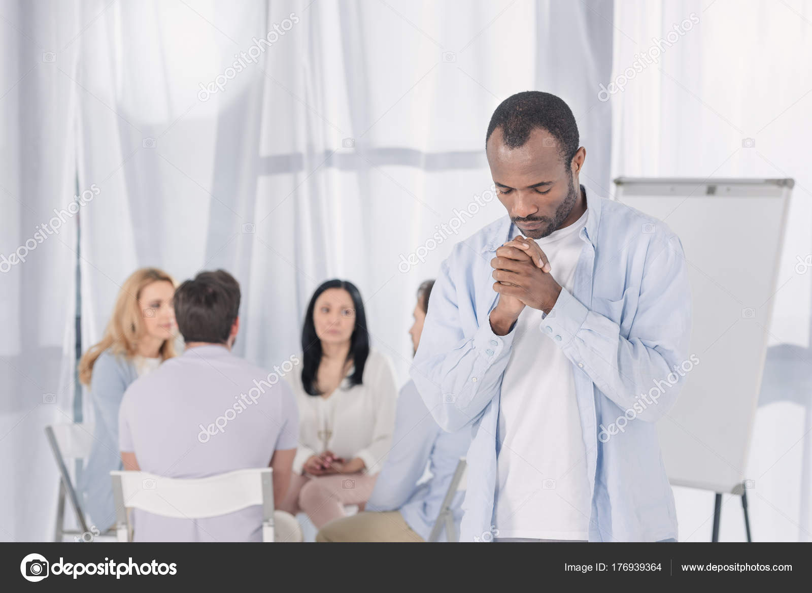 African American Praying While People Sitting Group Therapy — Stock ...
