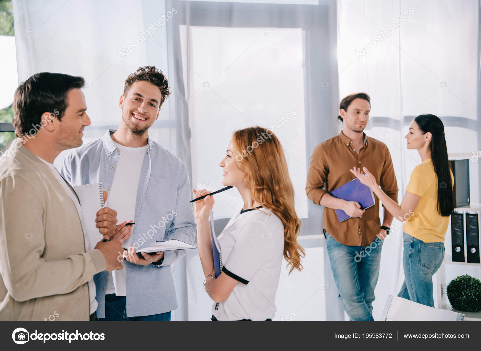 Groups Business People Having Conversation Business Training Office ...