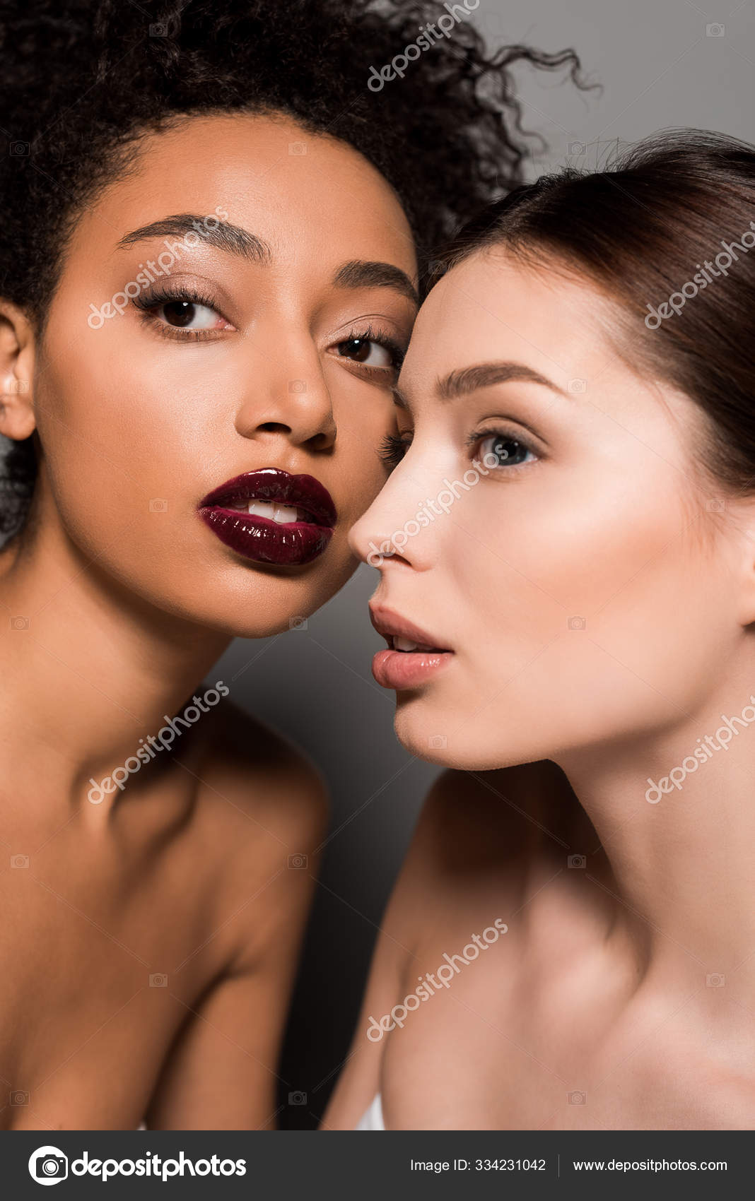 Portrait Belles Filles Multiethniques Peau Parfaite Sur Gris Image