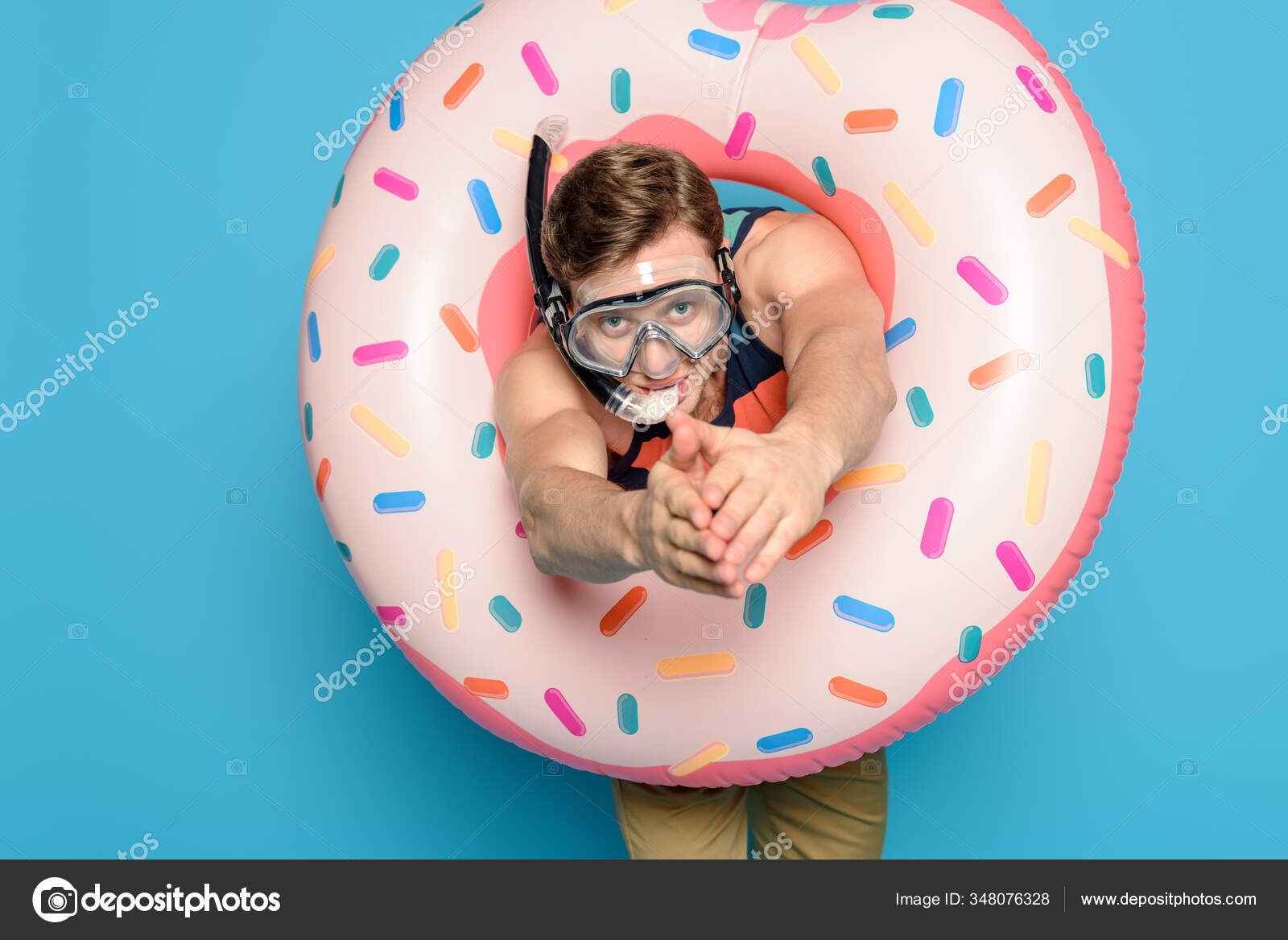 Young Man Inflatable Ring Diving Mask Pipe Imitating Diving Blue ...