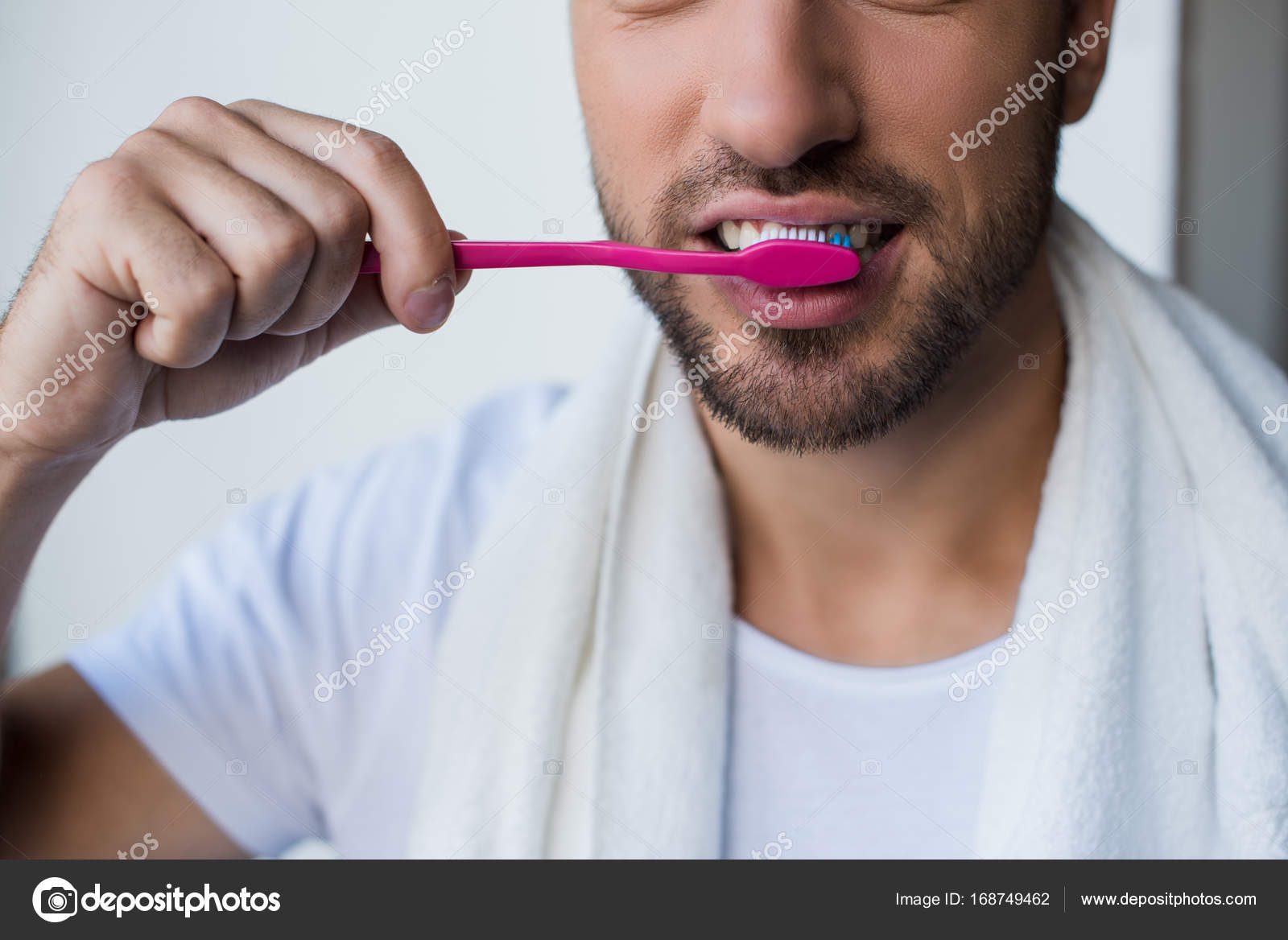 Man brushing teeth — Stock Photo © AllaSerebrina #168749462