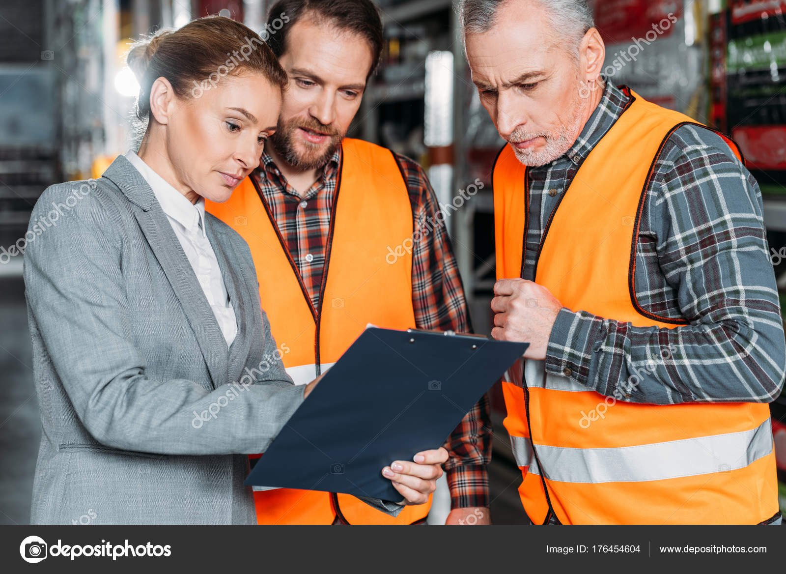 Workers Inspector Talking Shipping Stock — Stock Photo © AllaSerebrina ...