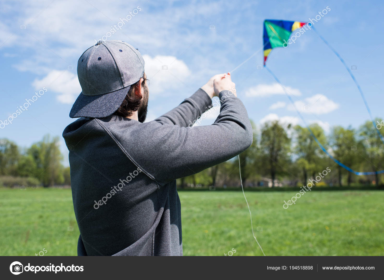 Rear View Man Flying Kite Grassy Meadow Park — Stock Photo ...