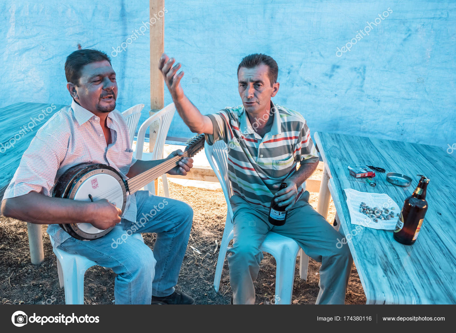 Turkish Gypsy nomadic people performing music,dancing and singing ...