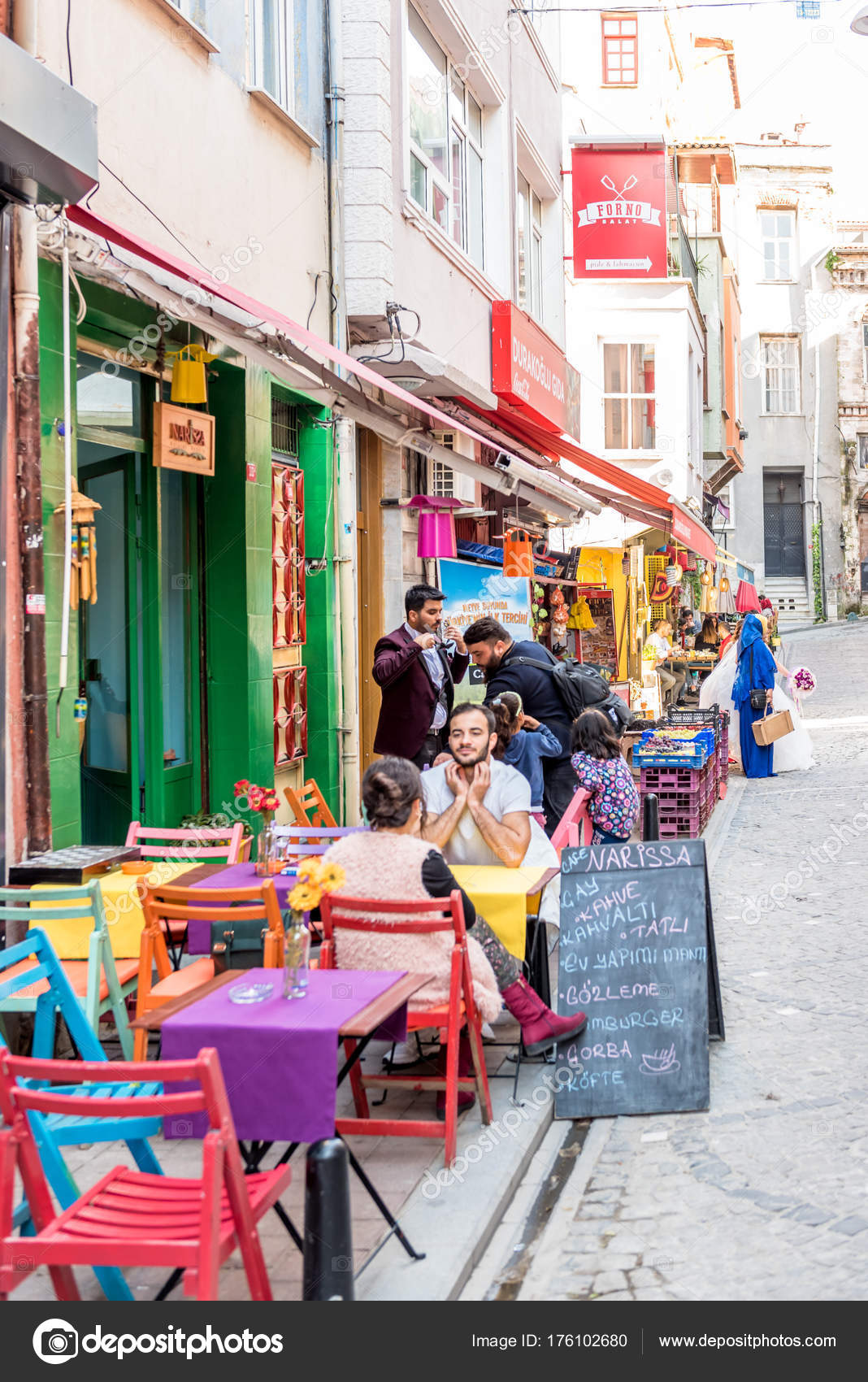 People walking and exploring Balat street in Istanbul,Turkey — Stock ...