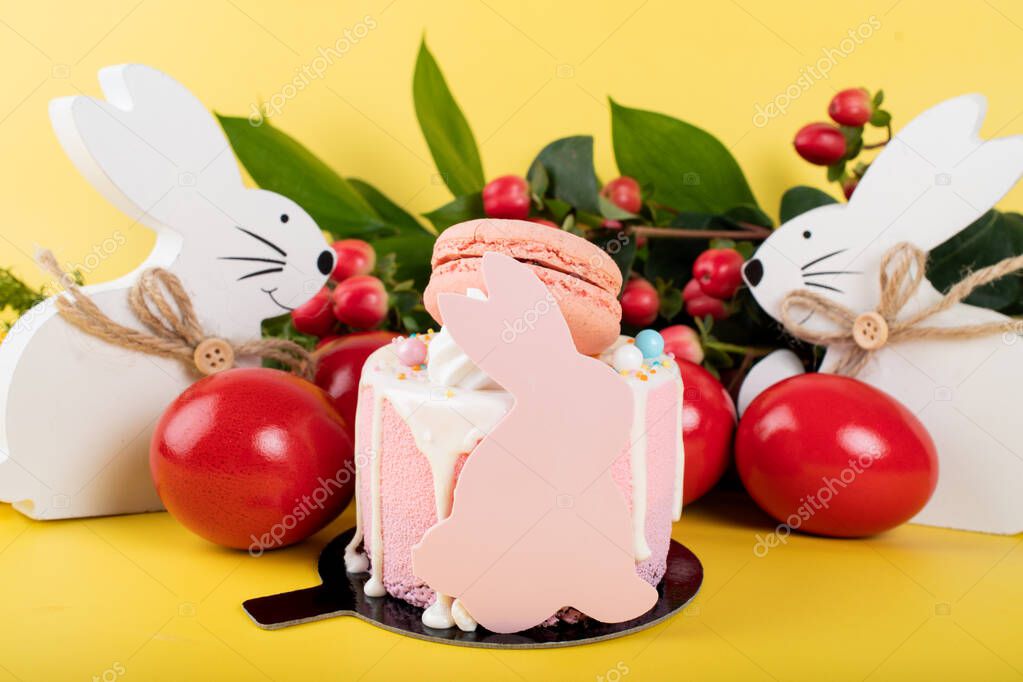 Lindos postres de conejo de Pascua, huevos pintados de Pascua ...