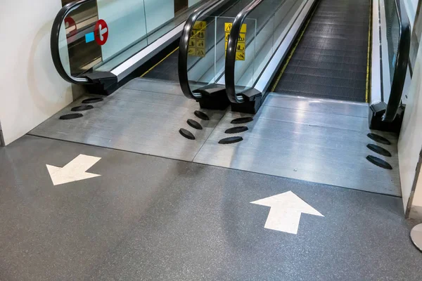 Escalator texture Stock Photos, Royalty Free Escalator texture Images ...