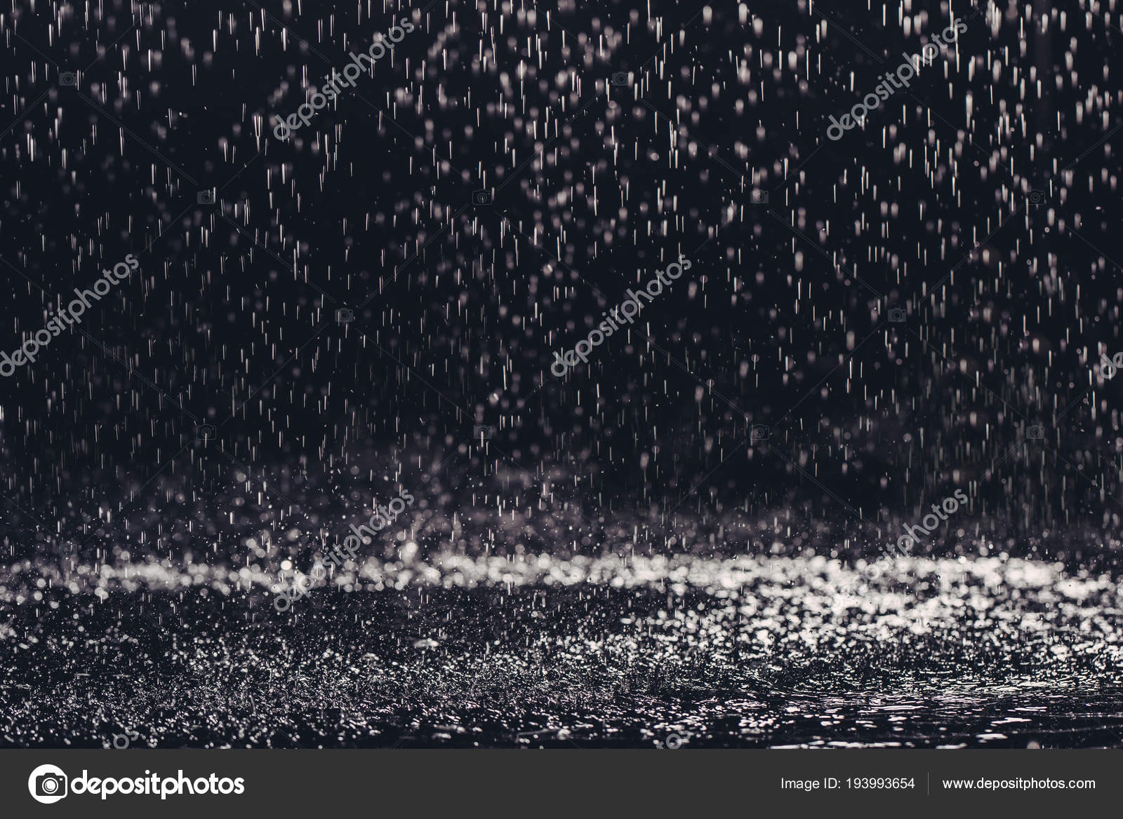 Falling water drops — Stock Photo © 4pmphoto@gmail.com #193993654