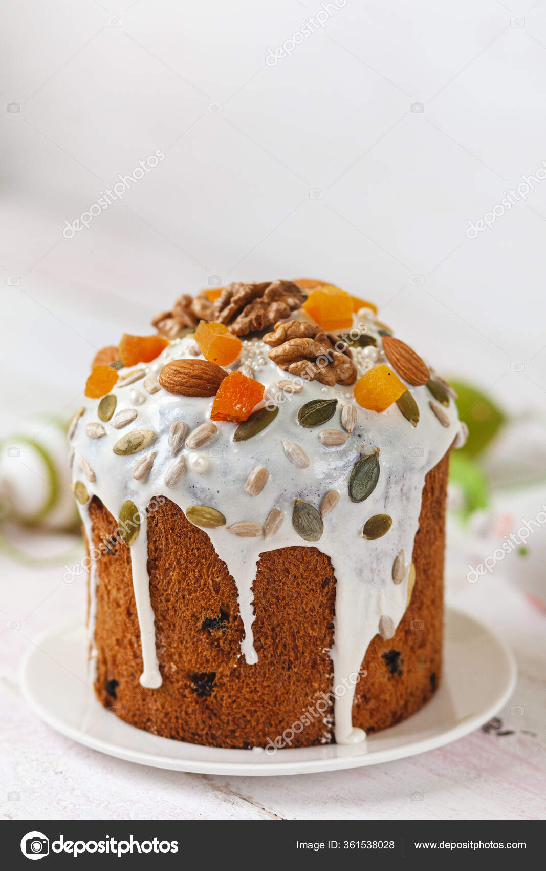 Traditional Ukrainian Russian Easter Dessert Orthodox Paskha Kulich ...