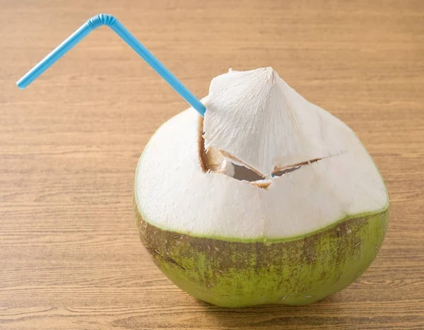 Coco tierno fotos de stock, imágenes de Coco tierno sin royalties ...