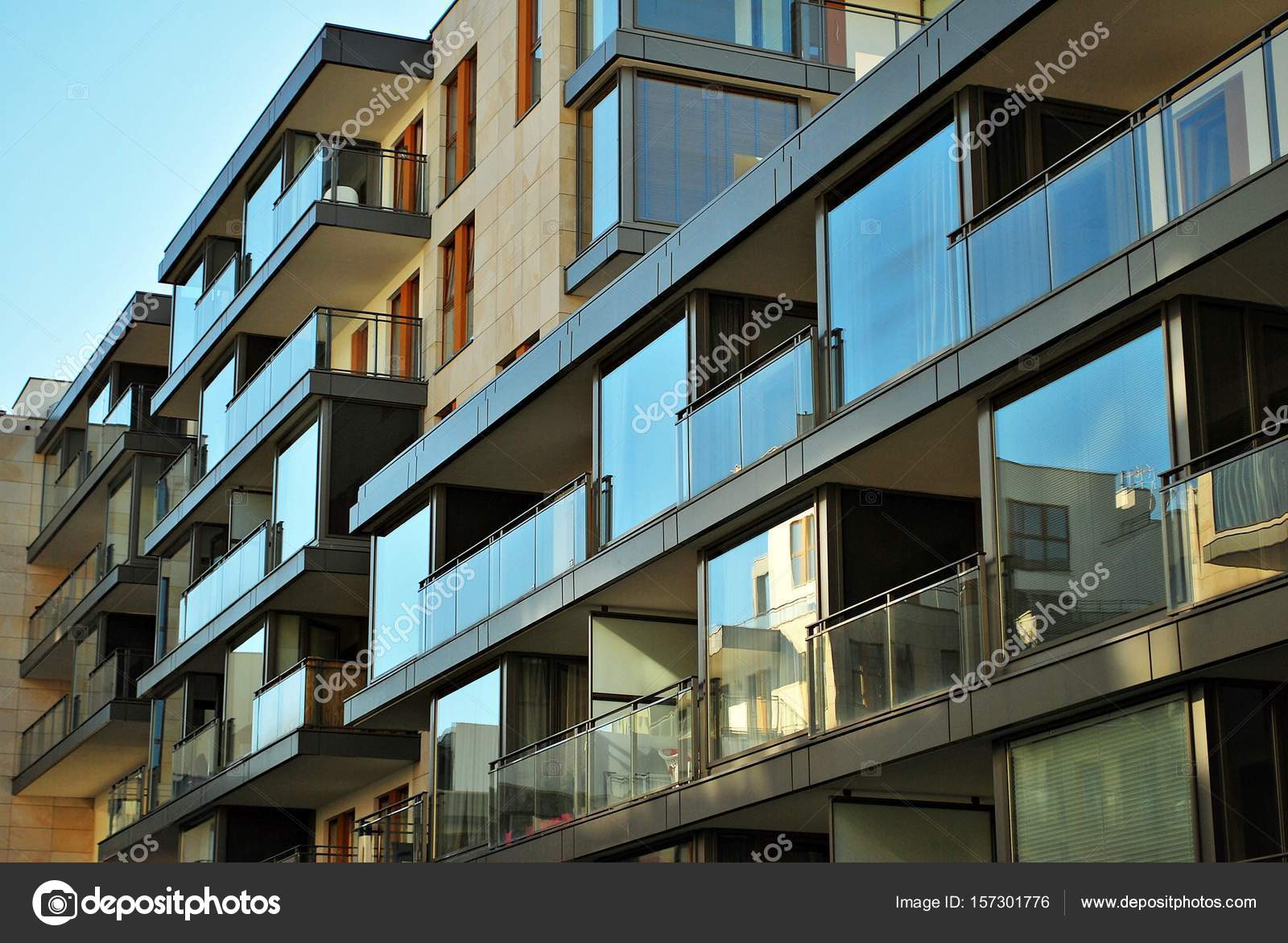 Moderno, edificio de apartamentos de lujo .: fotografía de stock © grand-warszawski #157301776 ...