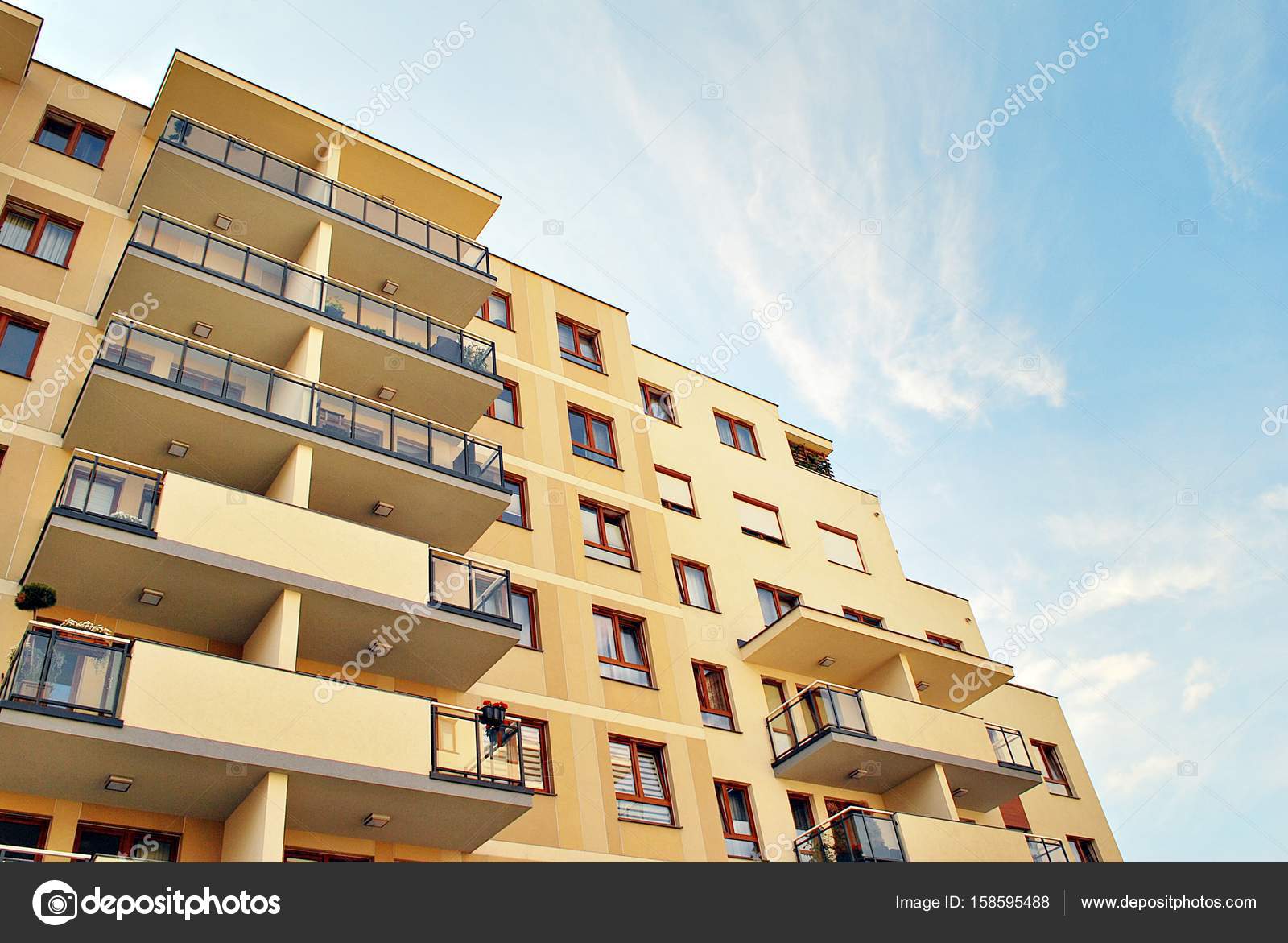 Immeuble moderne et luxueux. Immeuble moderne image libre de droit par ...