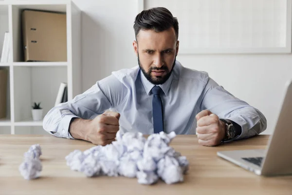 Fotos de Pessoas frustradas, Imagens de Pessoas frustradas sem ...