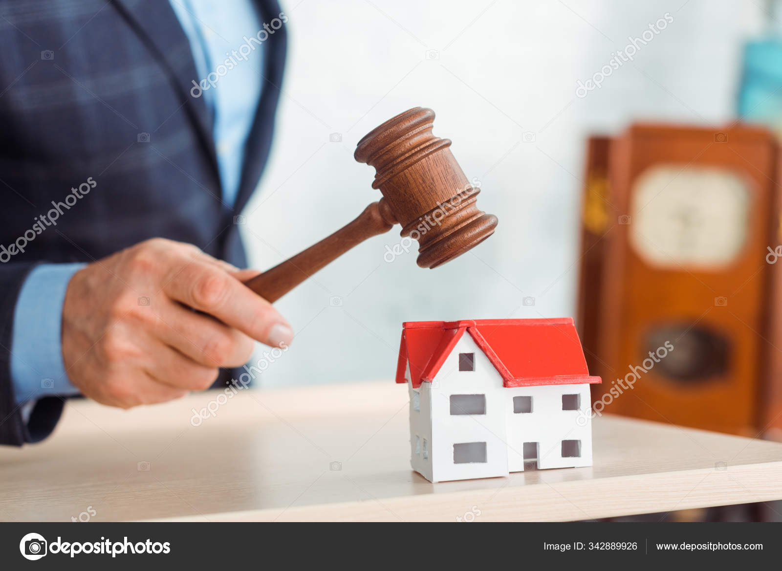 Cropped View Auctioneer Hitting Model House Gavel Auction — Stock Photo ...
