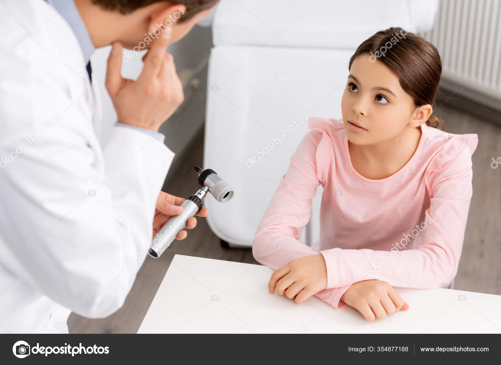 Cropped View Otolaryngologist Pointing His Ear While Showing Otoscope ...