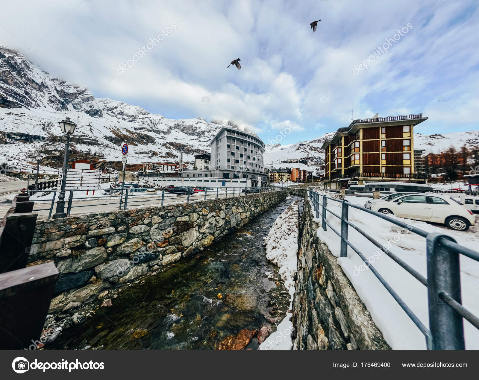 Cold River Austrian Town Snowy Mountains — Stock Photo © ViktoriaSapata ...
