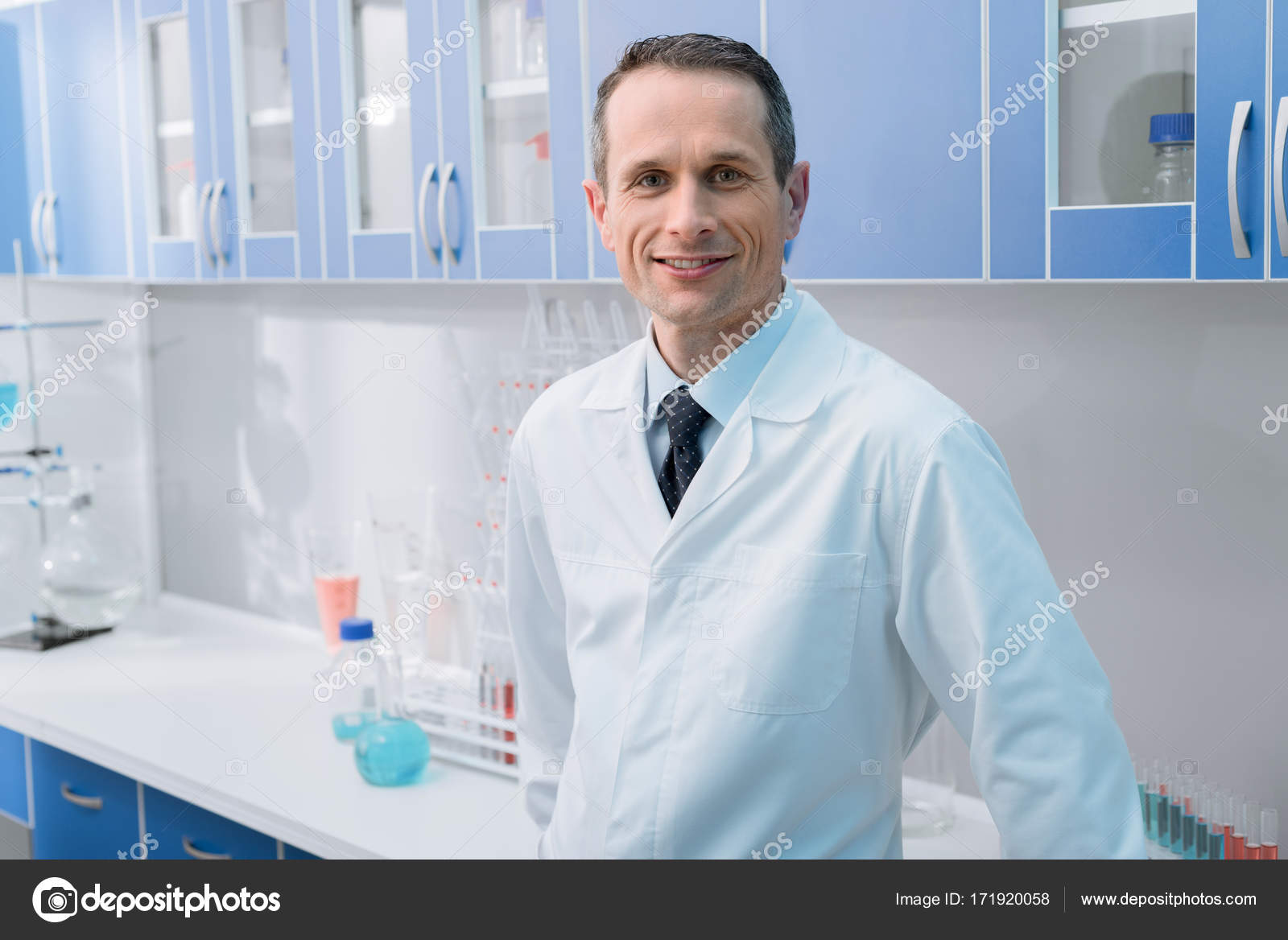 Scientist — Stock Photo © VitalikRadko #171920058
