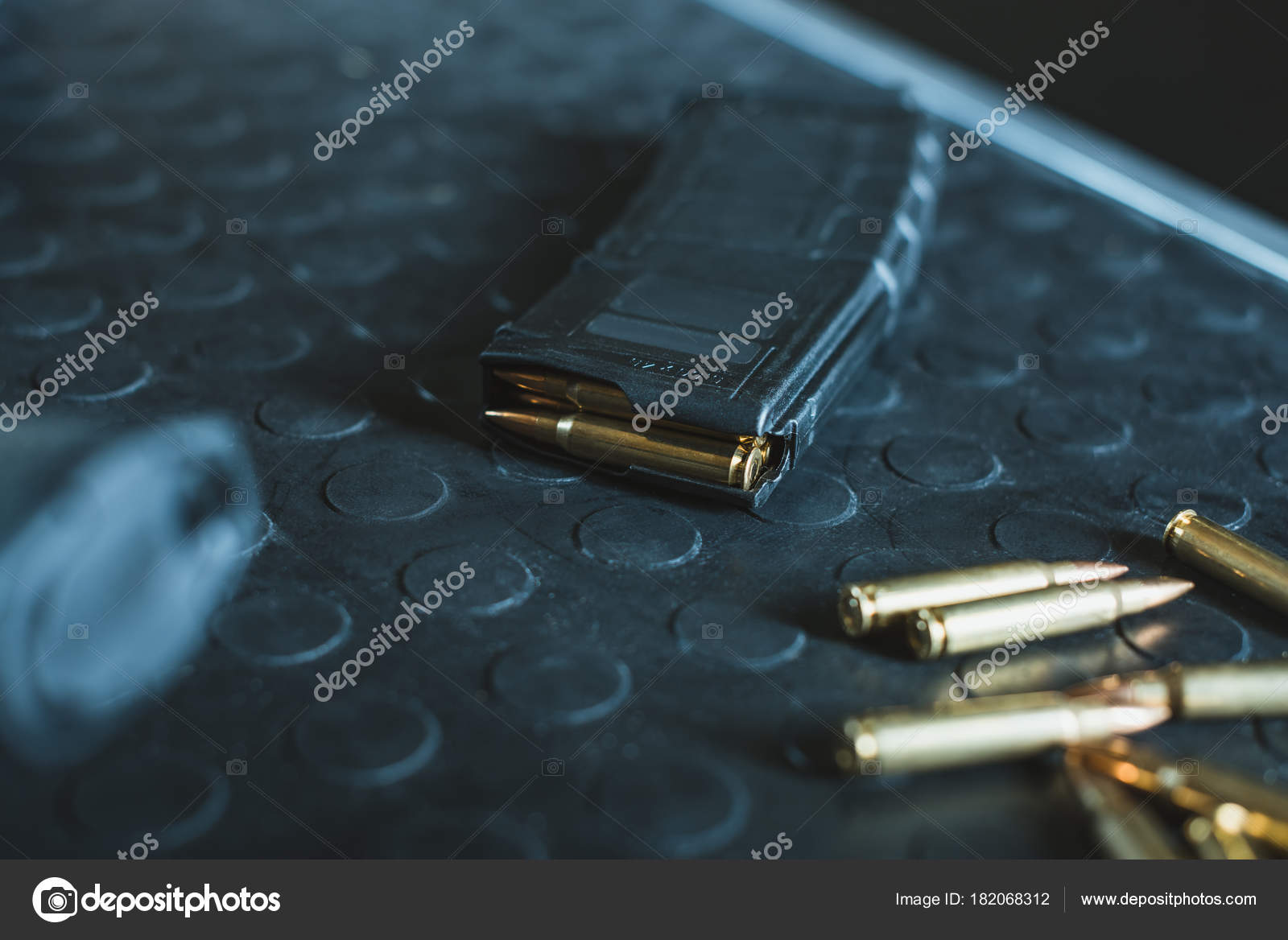 Close View Bullets Rifle Magazine Table — Stock Photo © VitalikRadko ...