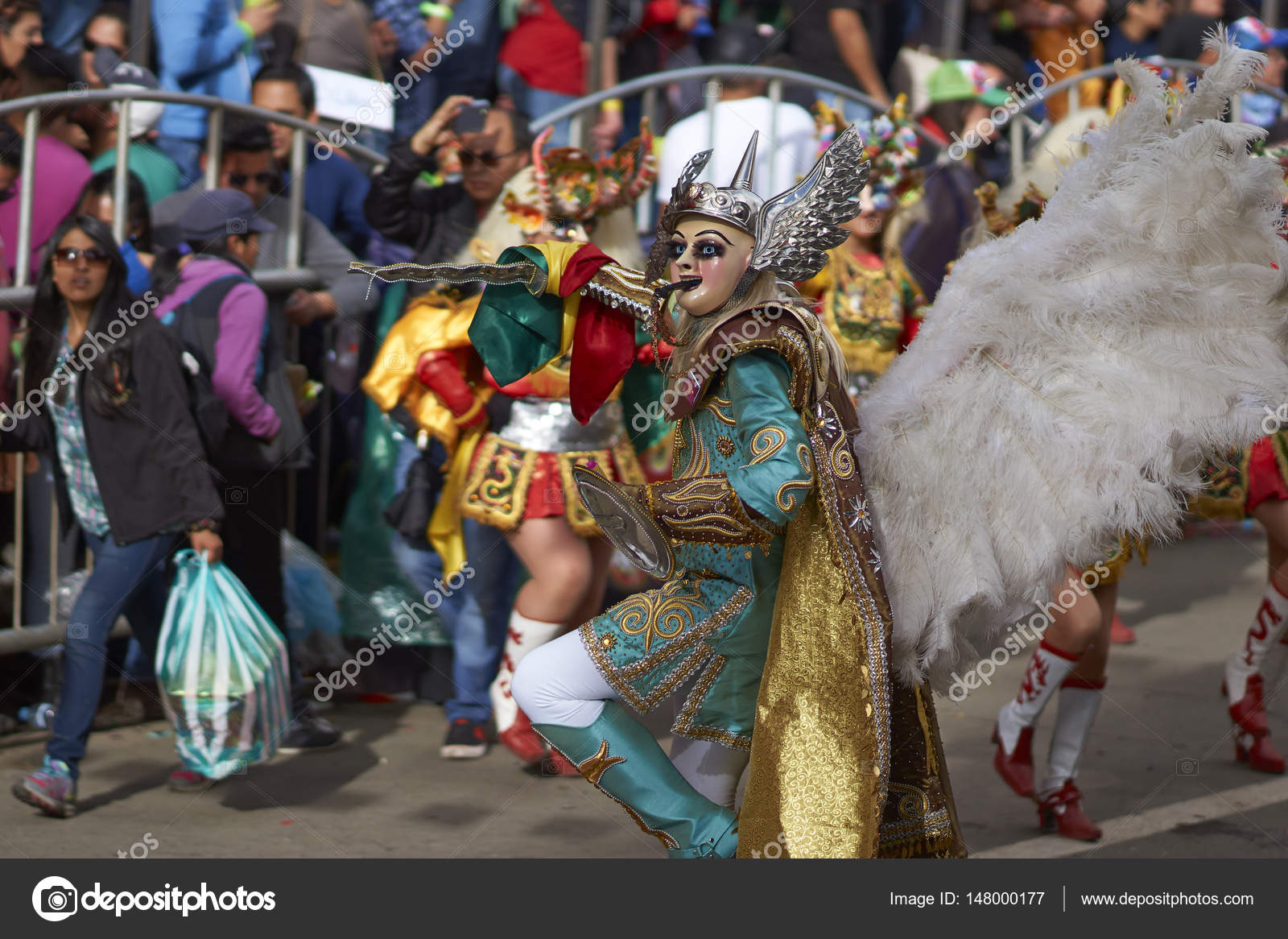 Diablada dance group at the Oruro Carnival — Stock Editorial Photo ...