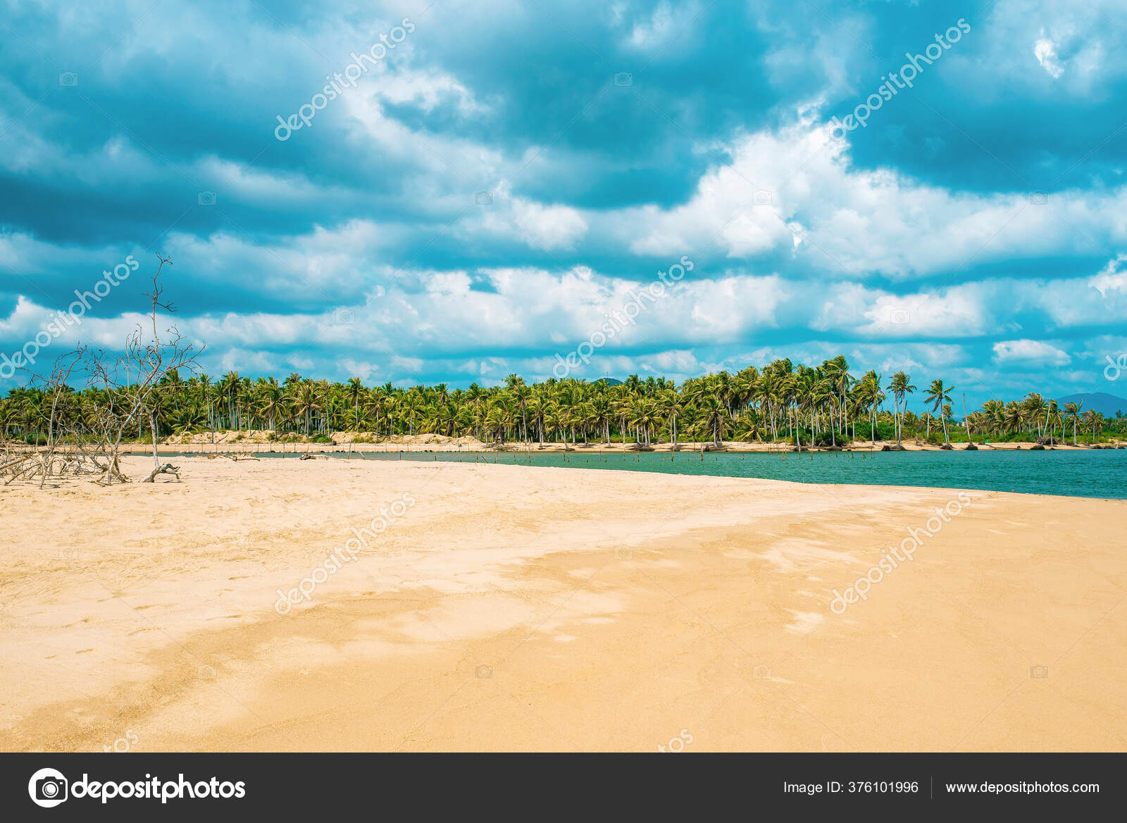 Beautiful Seascape Yellow Sand Beach Azure Water Blue Sky Beautiful ...