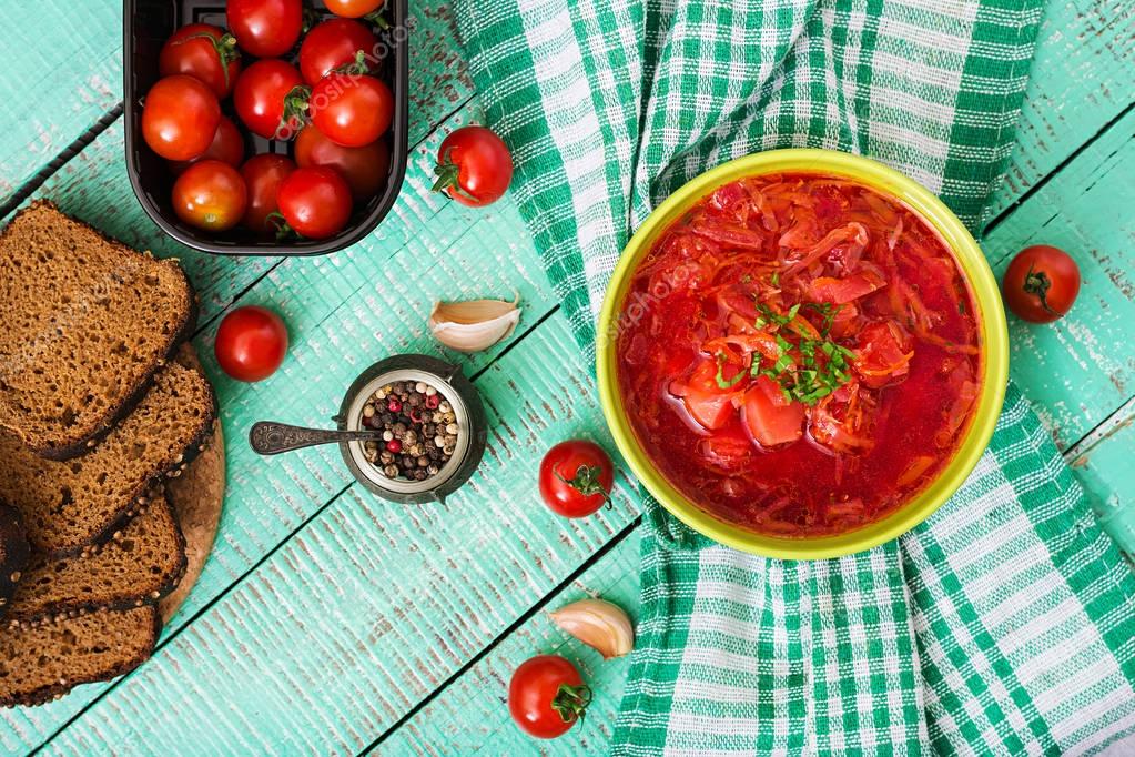 Borscht vegetal tradicional ucraniano 2024