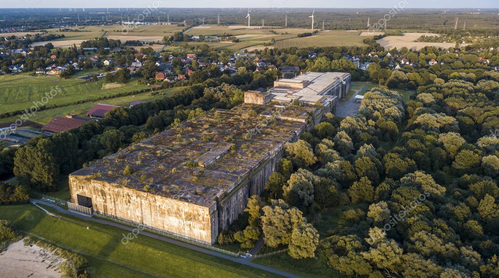 Bunker Valentin - un refugio de protección para una fábrica de ...