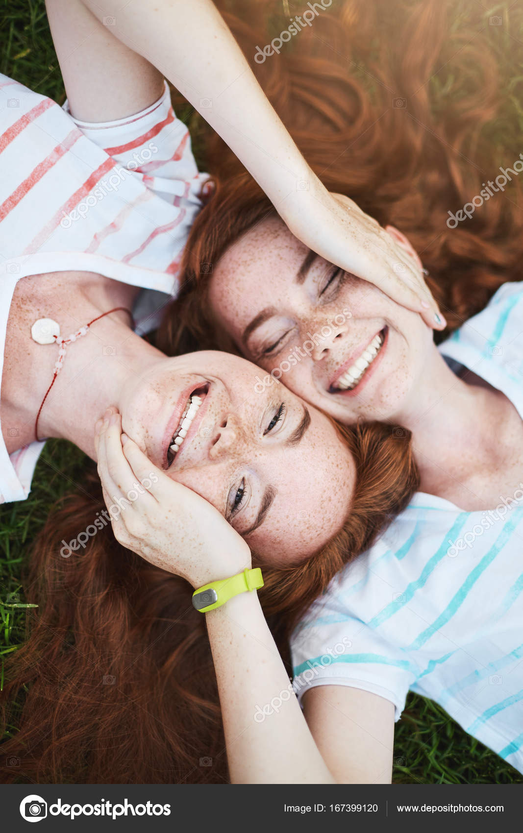 Two ginger sisters hugging and monkeying around. Understanding your ...