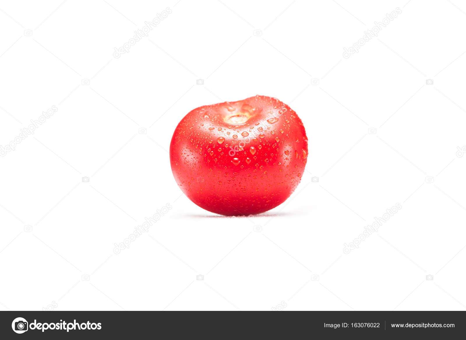 Fresh red tomato — Free Stock Photo © VadimVasenin #163076022