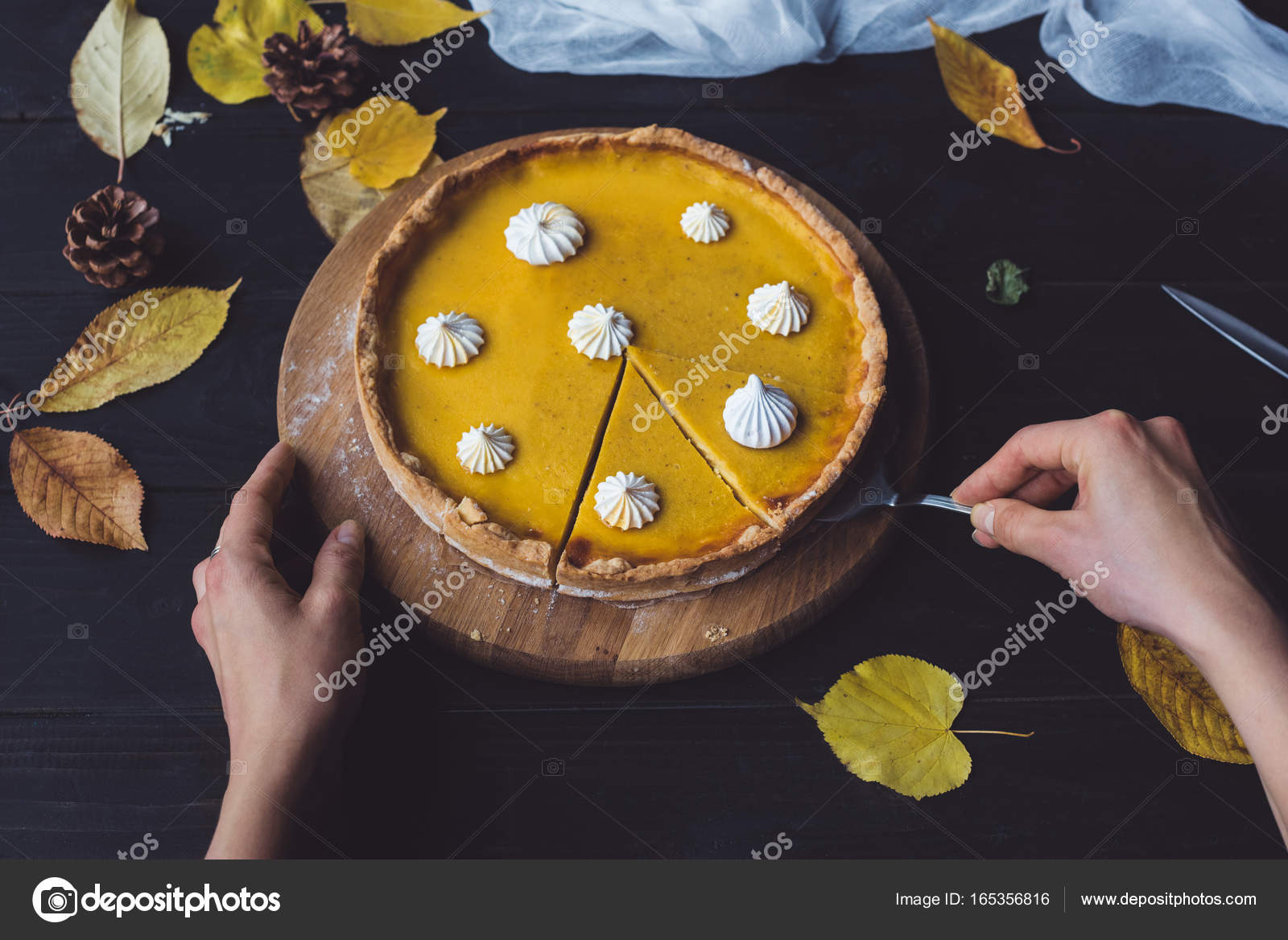 Female hands taking piece of pie — Stock Photo © VadimVasenin #165356816