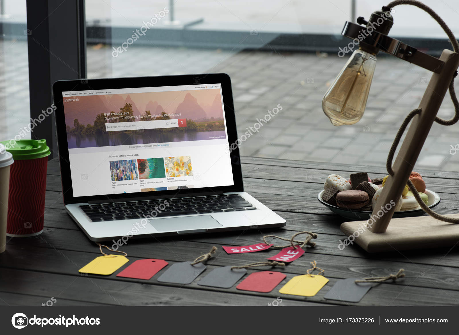 Laptop with shutterstock website – Stock Editorial Photo © VadimVasenin ...