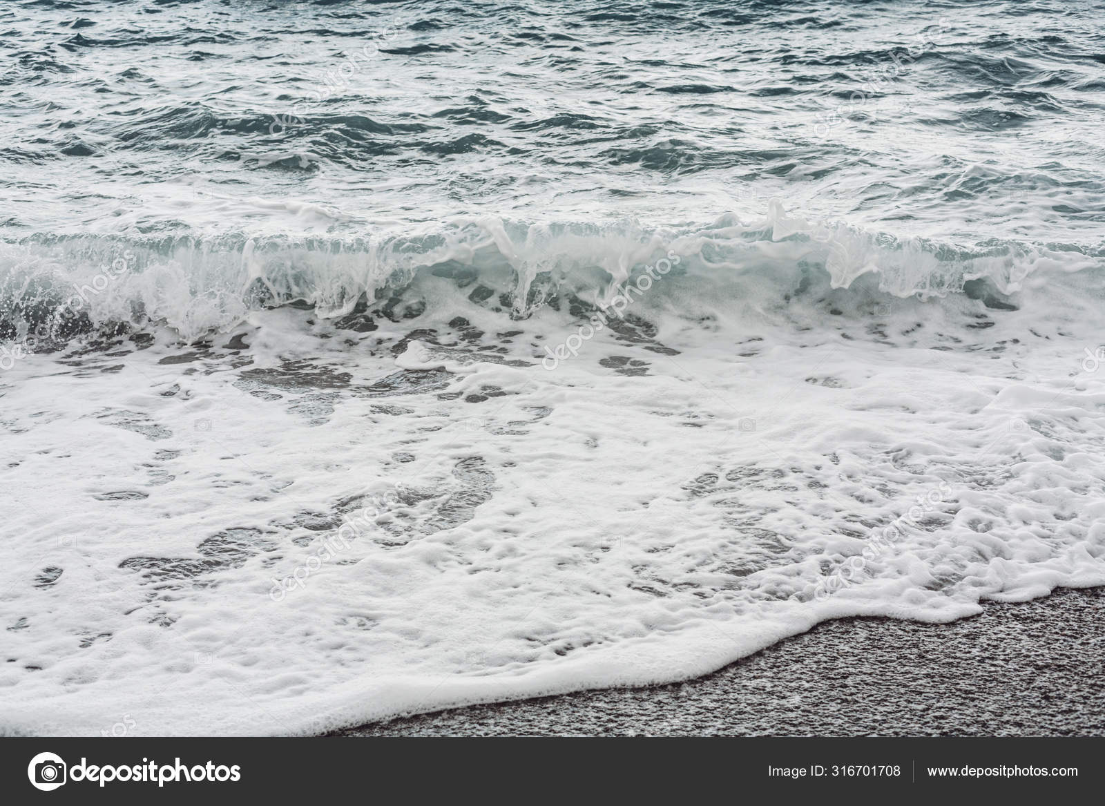 Waves Splash Sandy Beach Summer — Stock Photo © AntonMatyukha #316701708