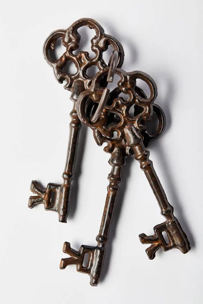 Top View Vintage Keys White Background — Stock Photo © AntonMatyukha ...