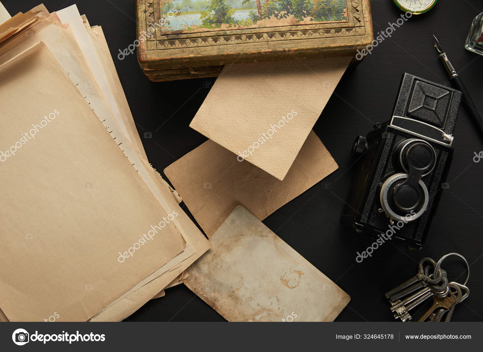 Top View Vintage Camera Paper Painting Fountain Pen Keys Black — Stock ...