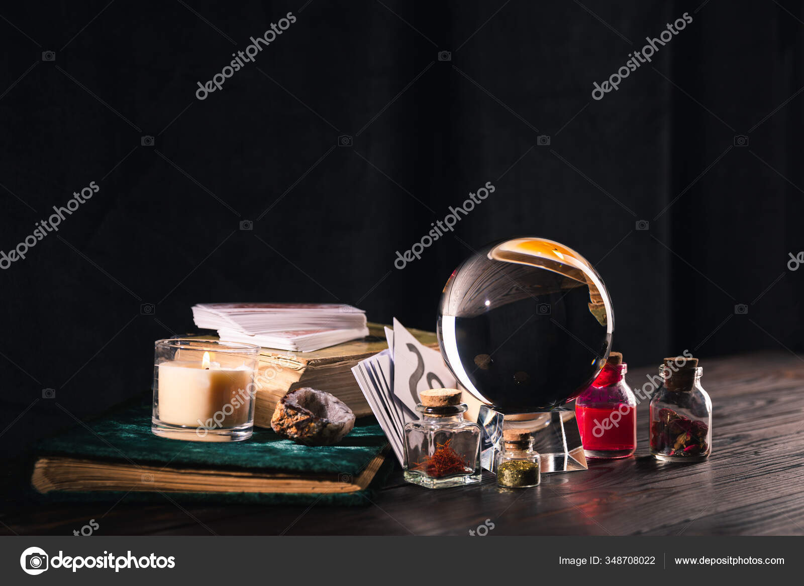 Kyiv Ucrania Enero 2020 Bola Cristal Con Objetos Ocultos Místicos ...