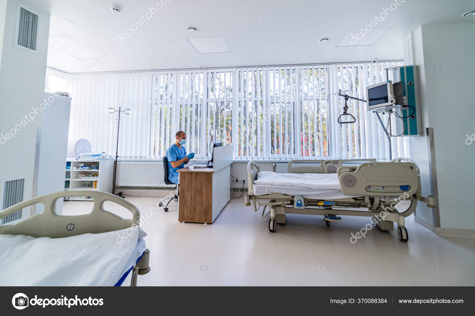 Intensive Caring Patient Hospital Intensive Care Unit Stock Photo by ...