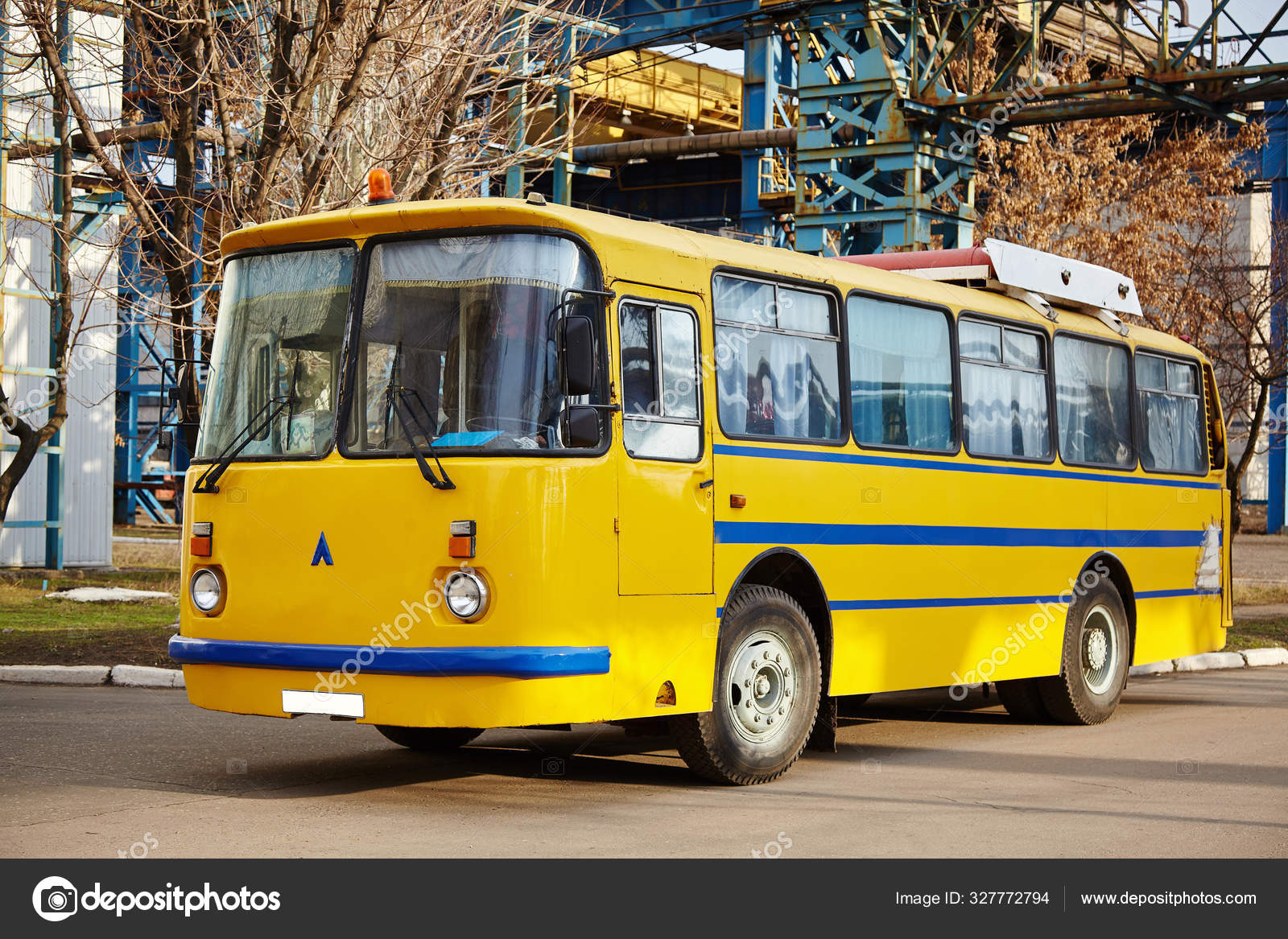 Old soviet yellow bus LAZ-695 – Stock Editorial Photo © Alimkin #327772794