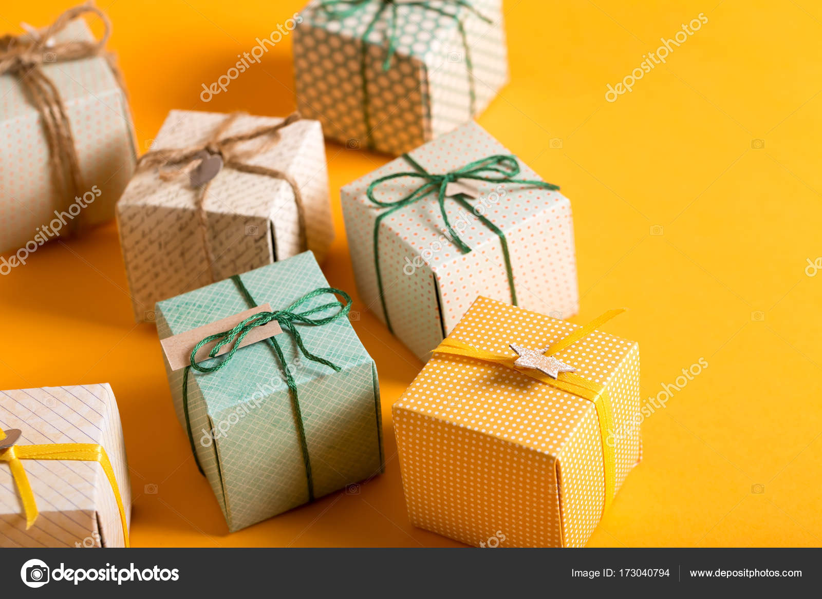 Little handmade gift boxes Stock Photo by ©Melpomene 173040794