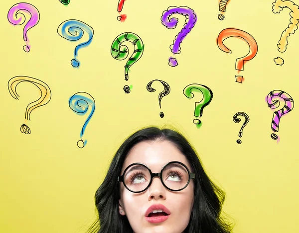 Persona preguntando fotos de stock, imágenes de Persona preguntando sin ...