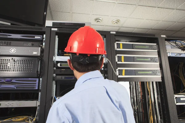 Data center engineer Stock Photos, Royalty Free Data center engineer ...
