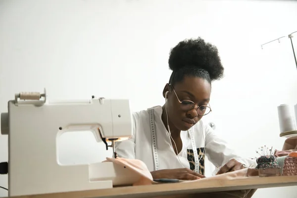 Black woman sewing Stock Photos, Royalty Free Black woman sewing Images ...