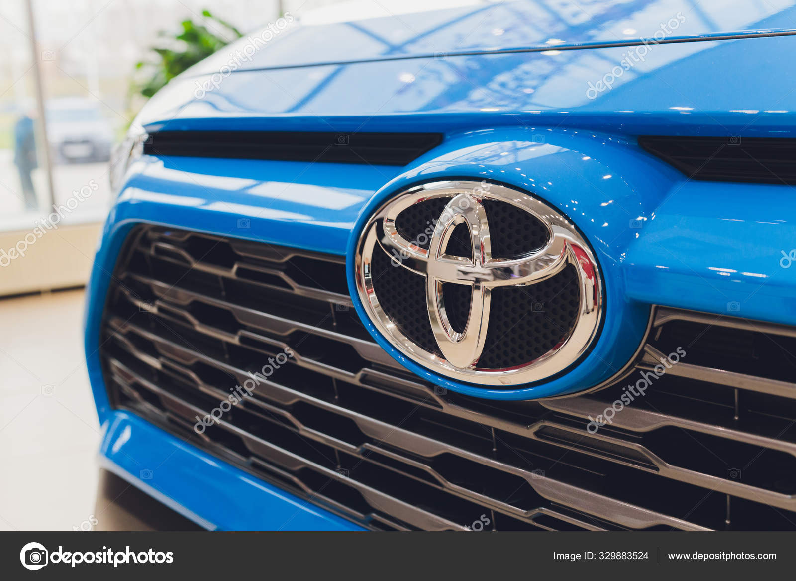 Ufa, Rusia, 18 de octubre de 2019 Nuevo Toyota RAV 4 Hybrid. Vehículo ...
