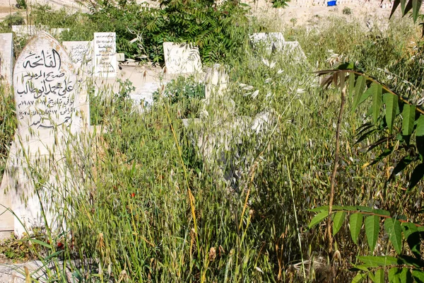 Arabic cemetery Stock Photos, Royalty Free Arabic cemetery Images ...