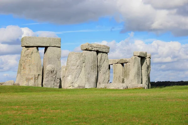 Stonehenge an ancient prehistoric stone monument Stock Photo by ...
