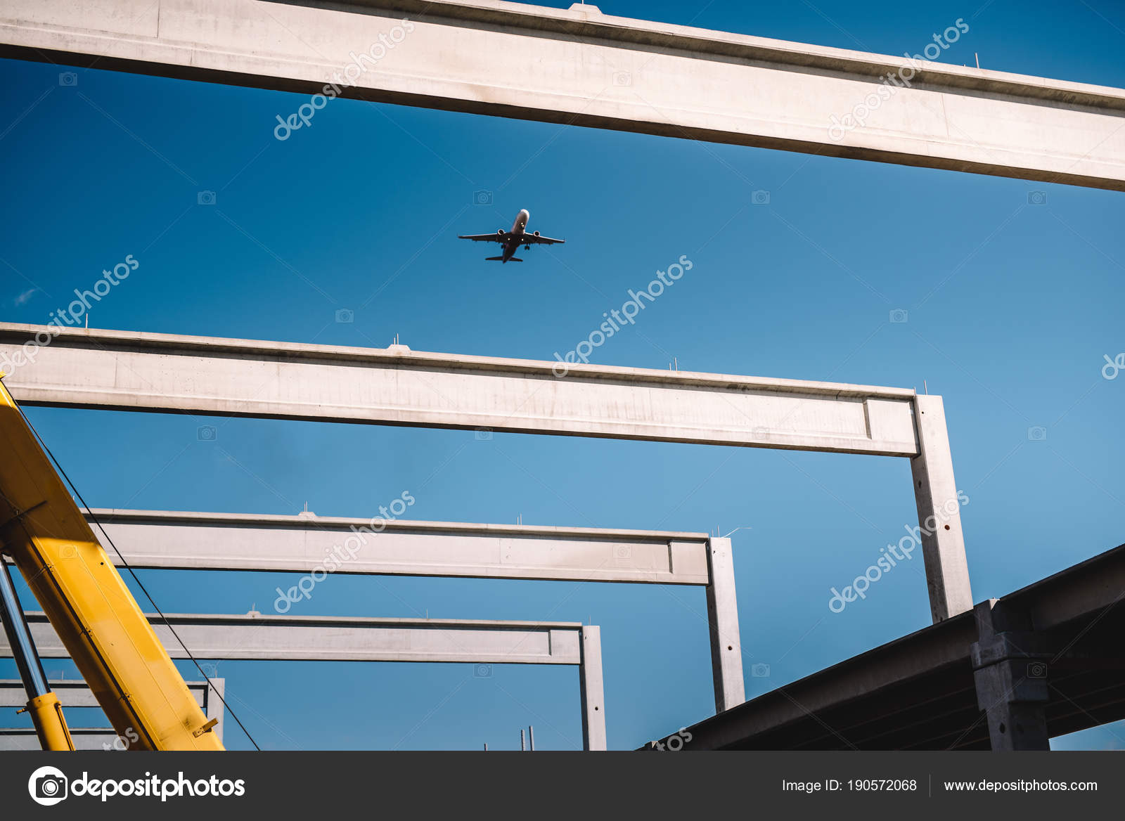 Construction site concrete precast assembly Stock Photo by ©bogdan.hoda ...